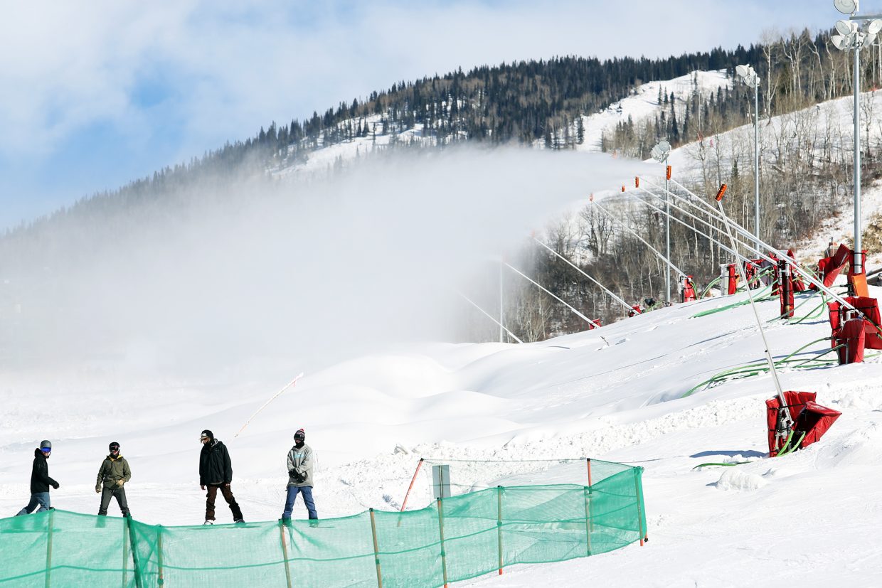 Snowmakers play key role in early opening of ski area | CraigDailyPress.com