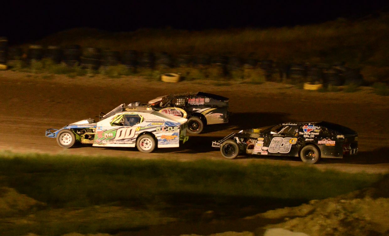 Modified stock cars put on show at Thunder Ridge | CraigDailyPress.com