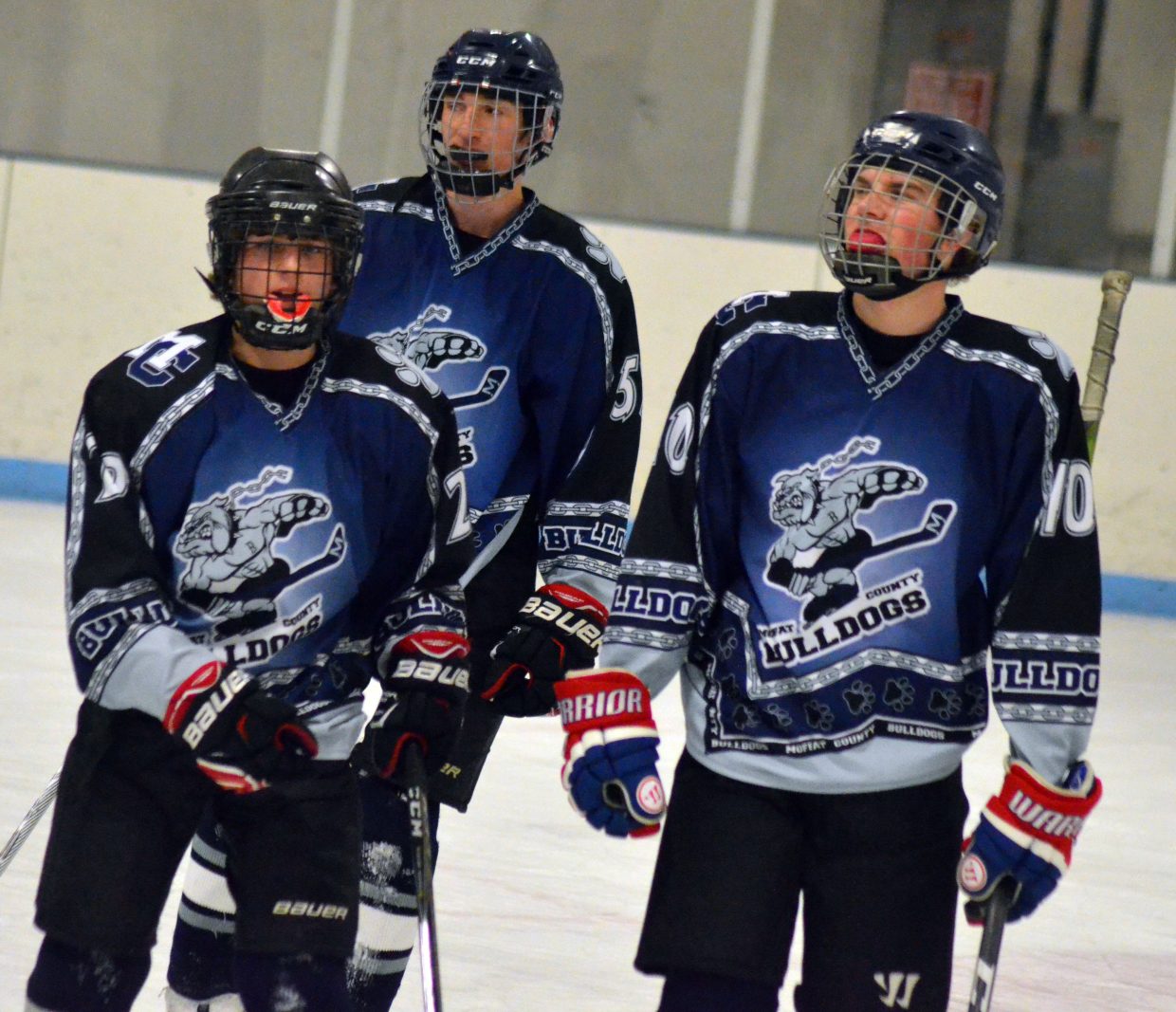 Moffat County Bulldog hockey vexes visitors in home opener ...