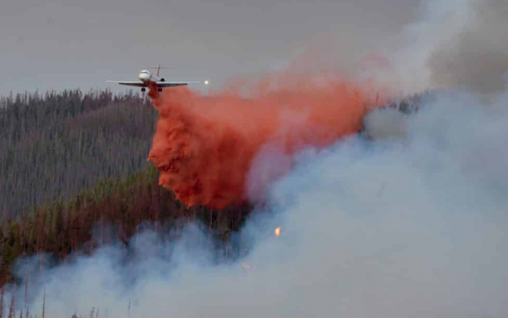 Evacuations ordered as wildfire grows to 1,300 acres in Grand County ...