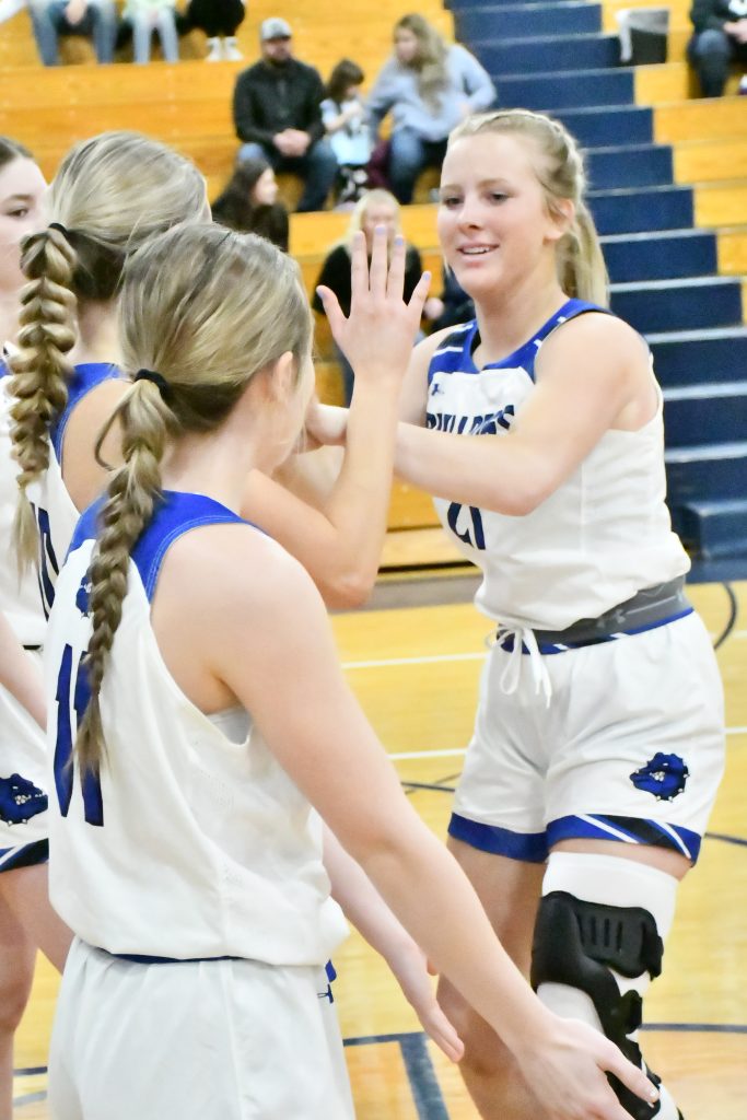 Moffat County hoops teams fight through tough weekend | CraigDailyPress.com