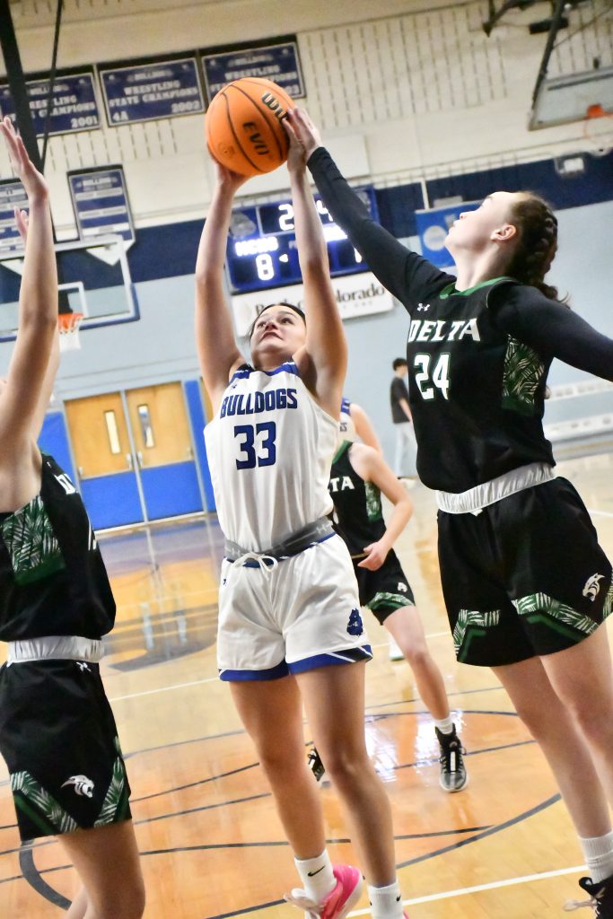 Moffat County hoops teams fight through tough weekend | CraigDailyPress.com