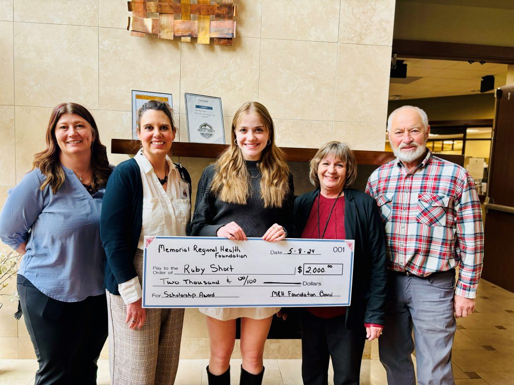 Bacon, Short earn local scholarship honors | CraigDailyPress.com