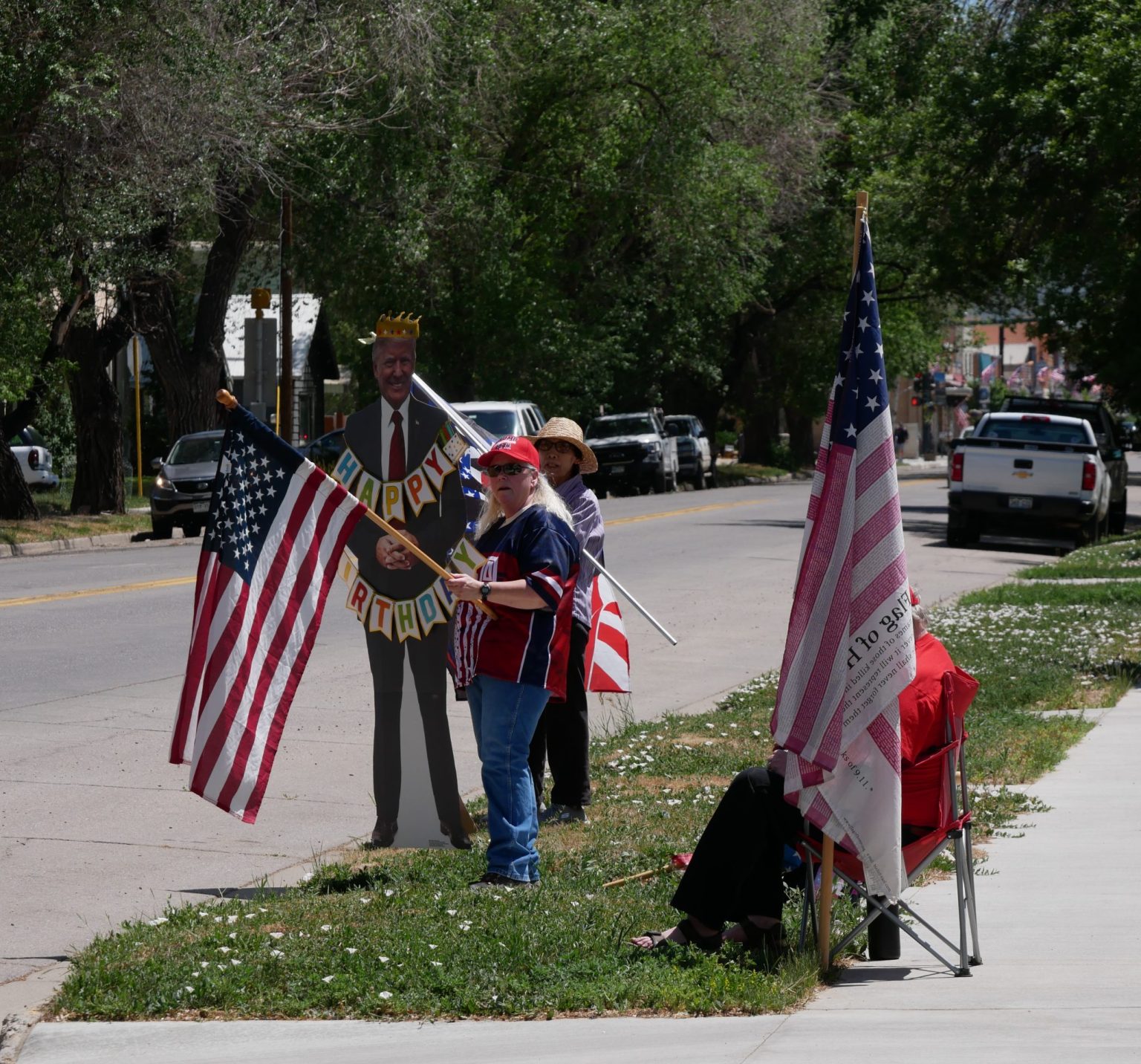 For country and Constitution: ‘No Kings’ protest, counter-demonstration ...