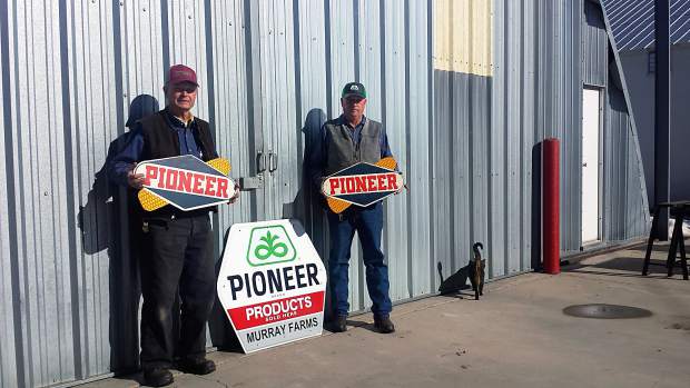 Pioneer’s pioneers: Seed company long-timers end career | TheFencePost.com