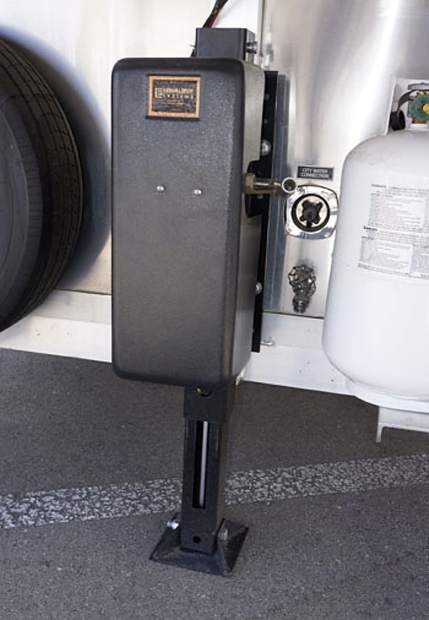 Equalizer Systems Trailer Jacks | TheFencePost.com