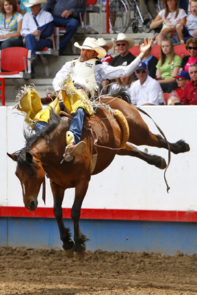Championship Rodeo at 87th Greeley Stampede | TheFencePost.com
