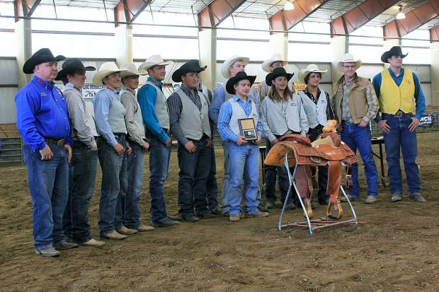 CLOSE-KNIT CREW: Gillette College Rodeo team proves teamwork makes the ...