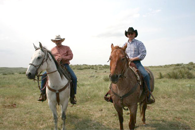 Ridin’ for the brand with family and friends | TheFencePost.com