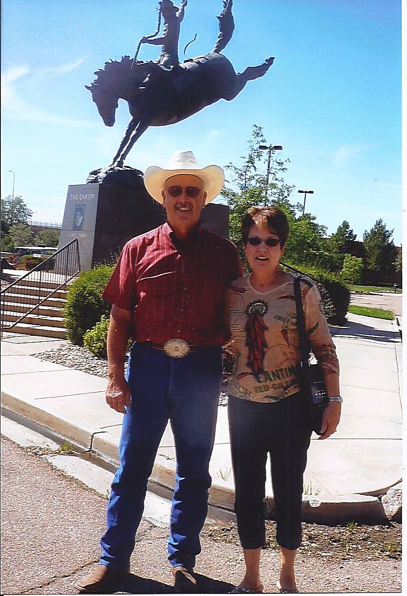 Hershey, Neb., husband and wife love Buffalo Bill Rodeo, help with the ...