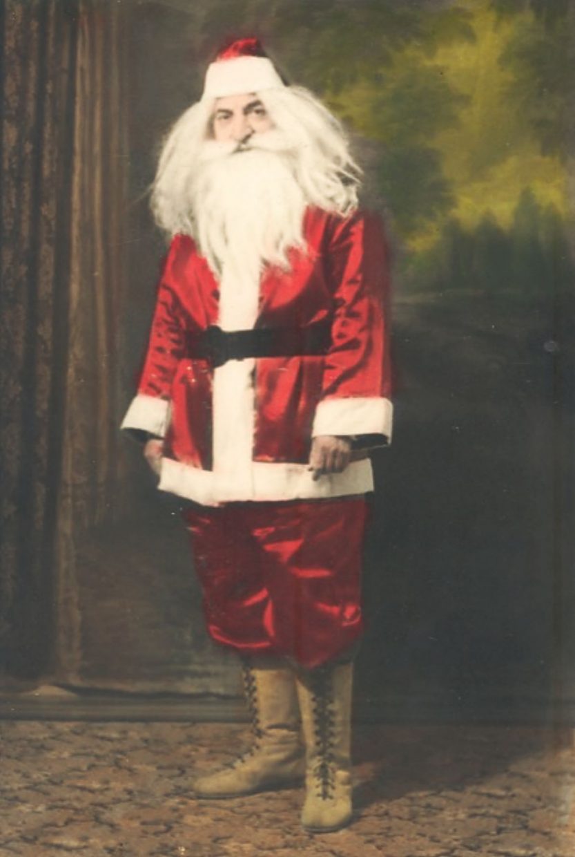 Santa Claus, Dan Mosier and Johnnie the Watchdog | TheFencePost.com