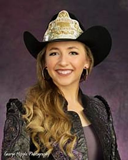 Miss Rodeo Nebraska Eva Oliver receives her crown | TheFencePost.com
