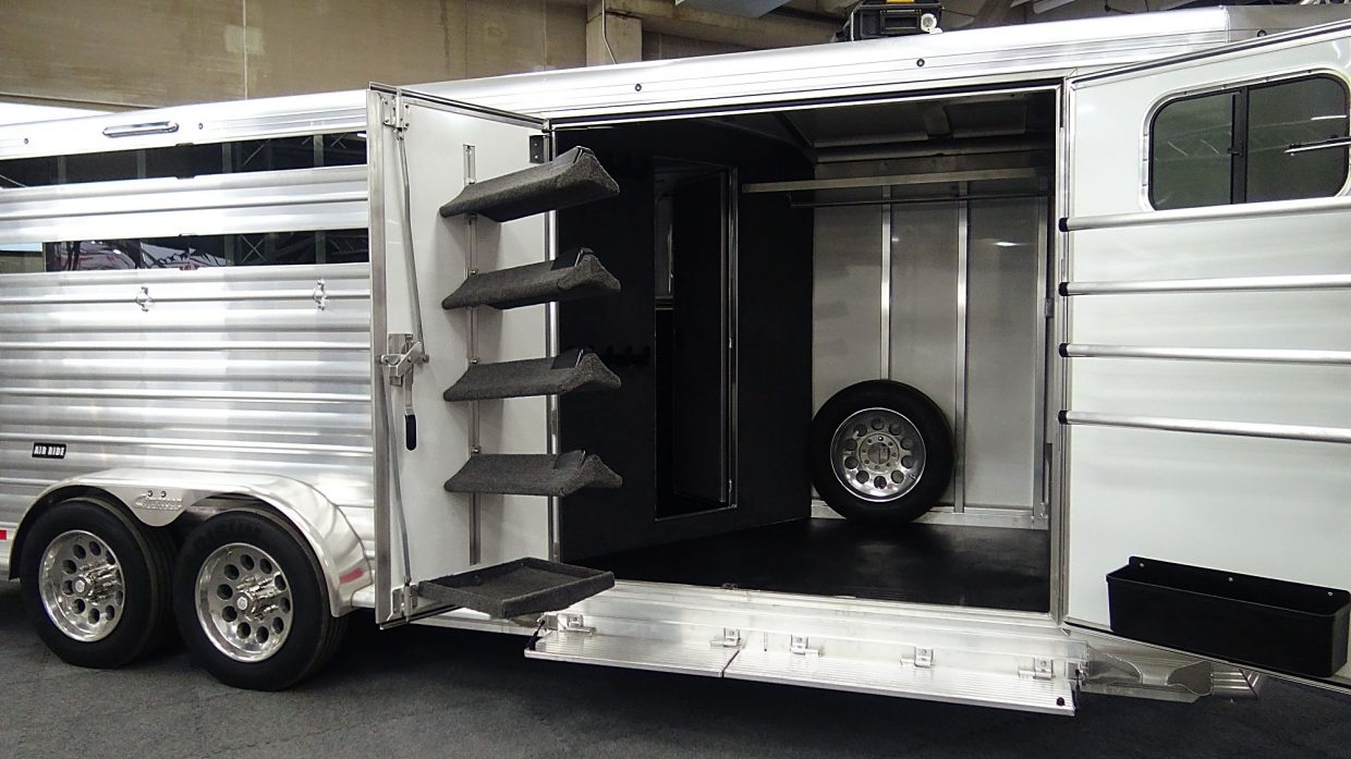 Checking out trailers at the NWSS | TheFencePost.com
