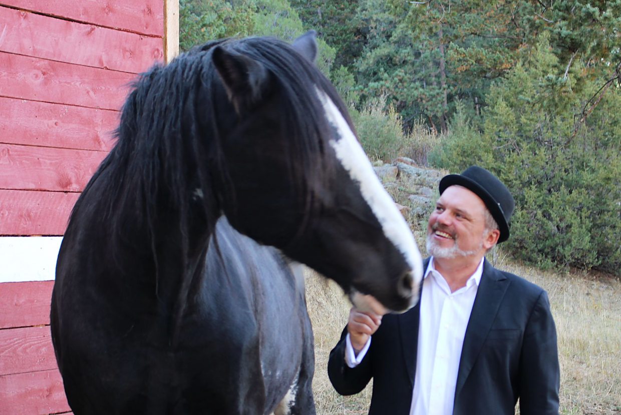 Gordon Chavis — A happy hustler with stories To tell | TheFencePost.com