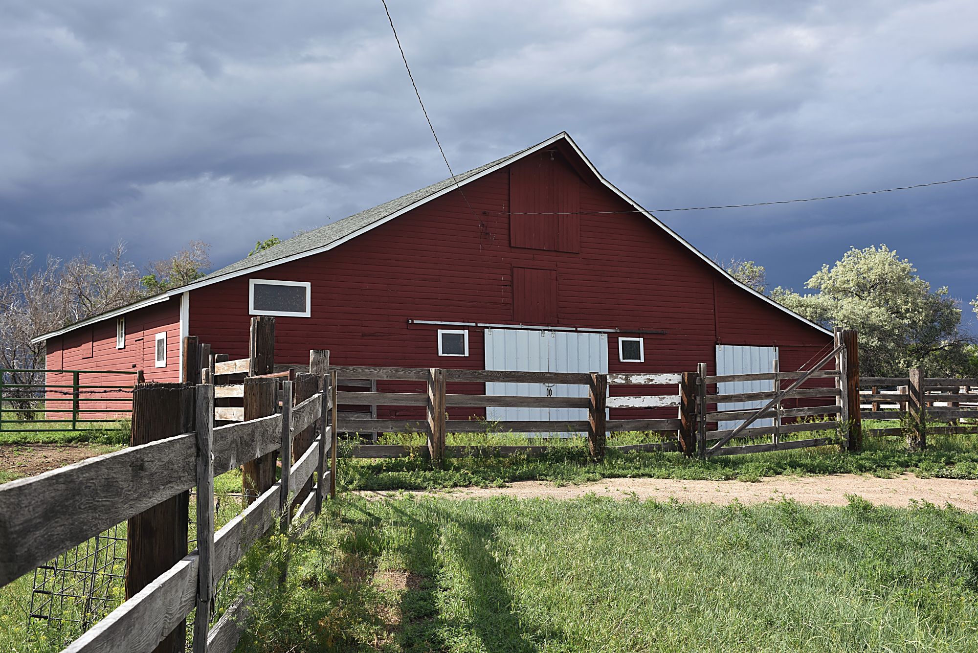 Erker’s 100-year old barn anchors farm | TheFencePost.com