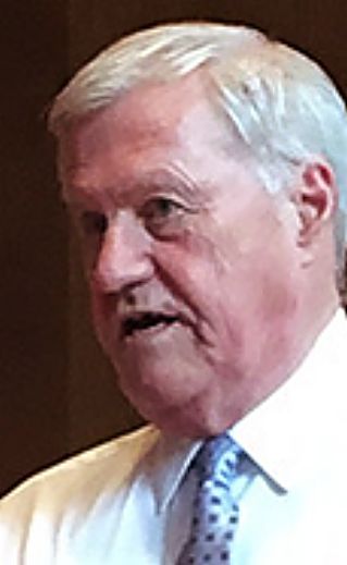 Peterson stops at Farm Forum in Minnesota | TheFencePost.com