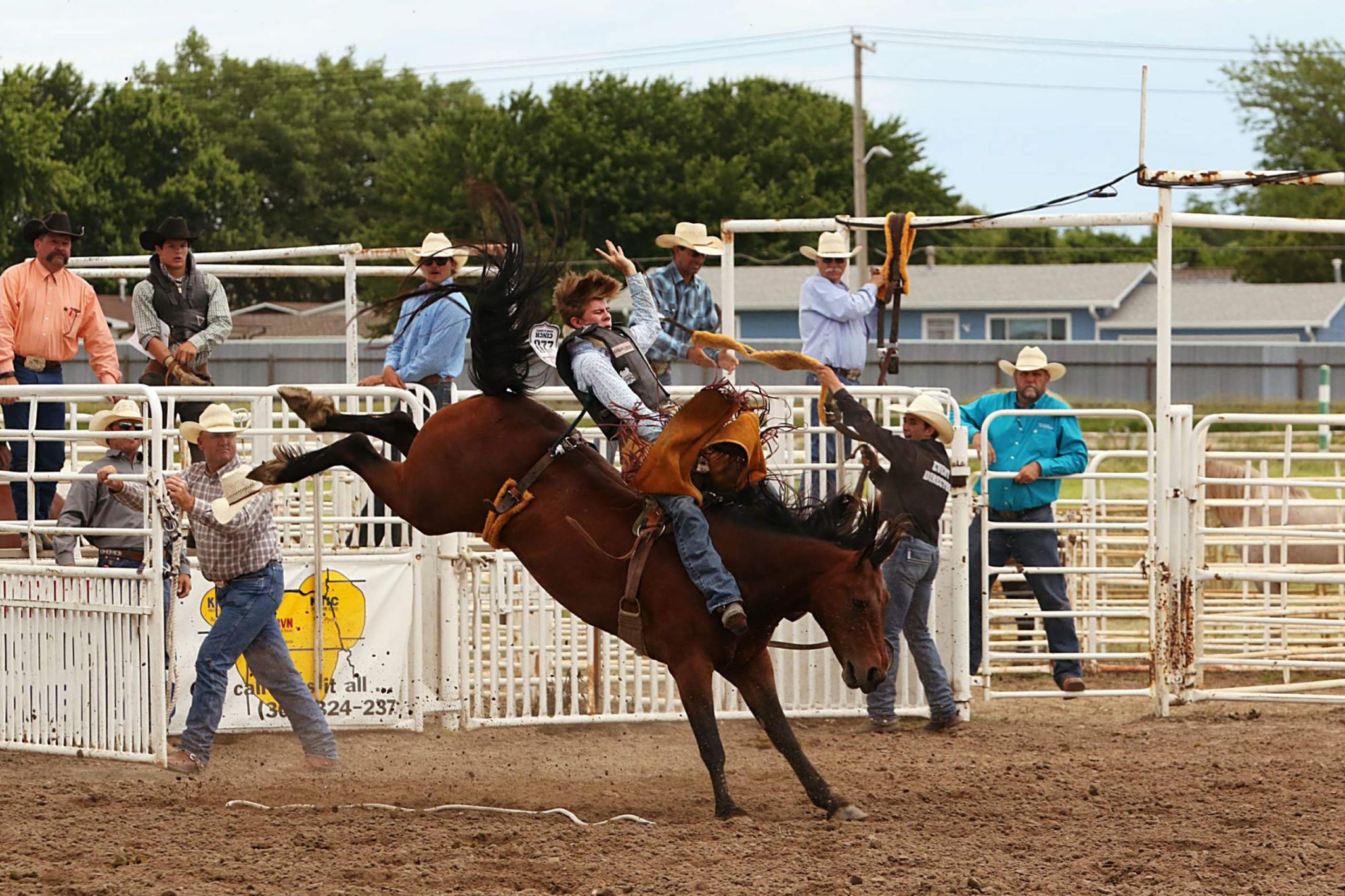 Recent Nebraska high school graduates try their hand at pro rodeo in ...