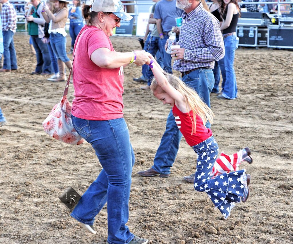2022 Elizabeth Stampede Rodeo breaks records with huge community ...