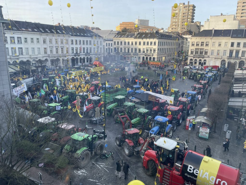 European Commission cracks as farmers protests intensify | TheFencePost.com