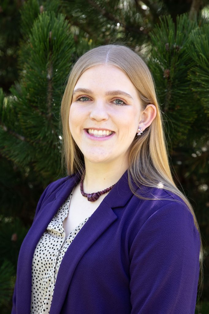 Bohren named 2024 Outstanding Senior | TheFencePost.com