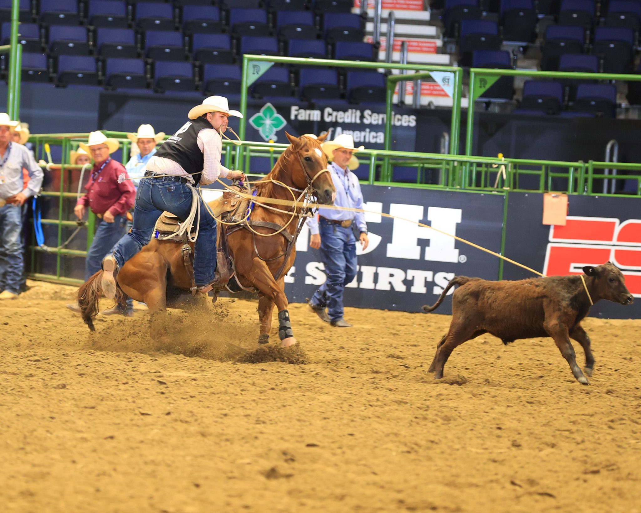 First round of competition complete at College National Finals Rodeo ...