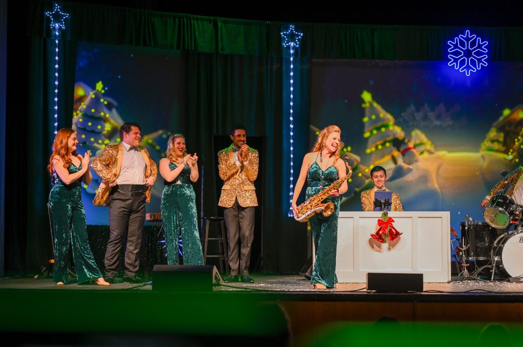 Country Christmas 2025 | Medora, ND: Tiny town embraces magic of ...