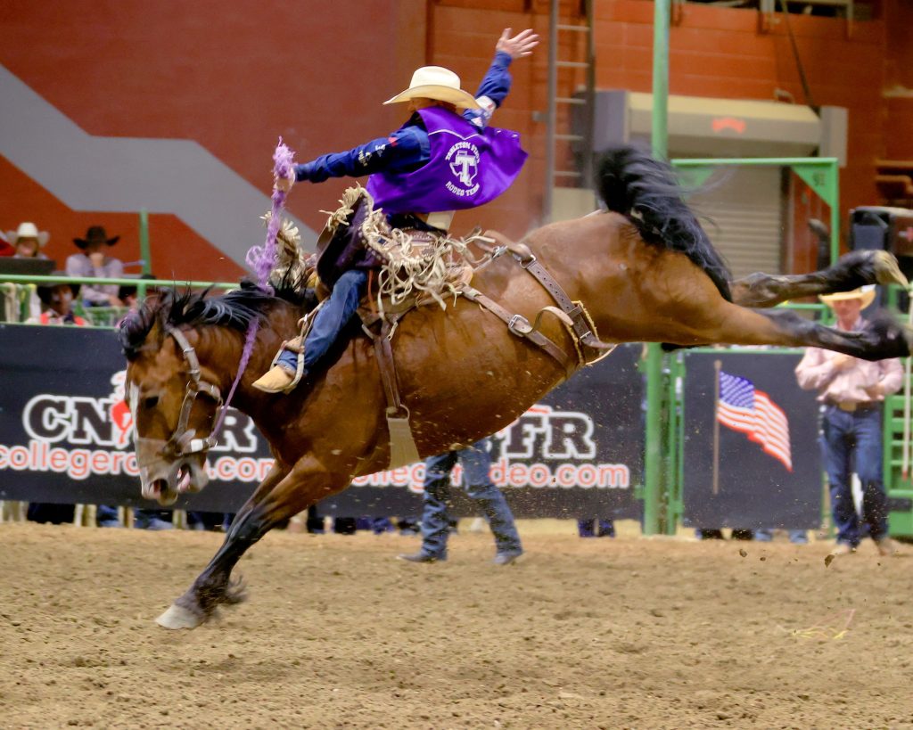Bronc riding brothers share CNFR experience | TheFencePost.com