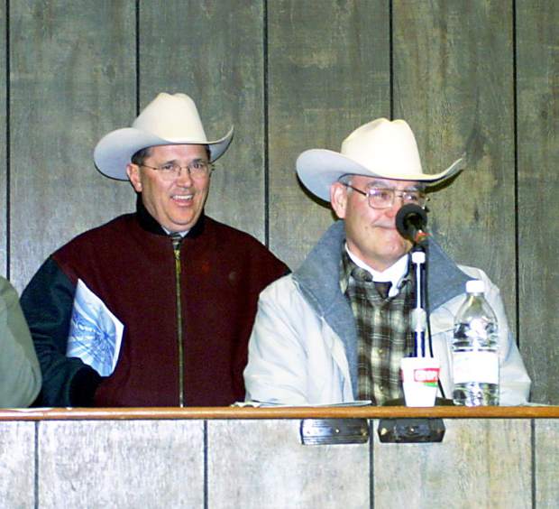 AND THE AWARD GOES TO: Livestock Marketeers recognize Iowa auctioneer ...