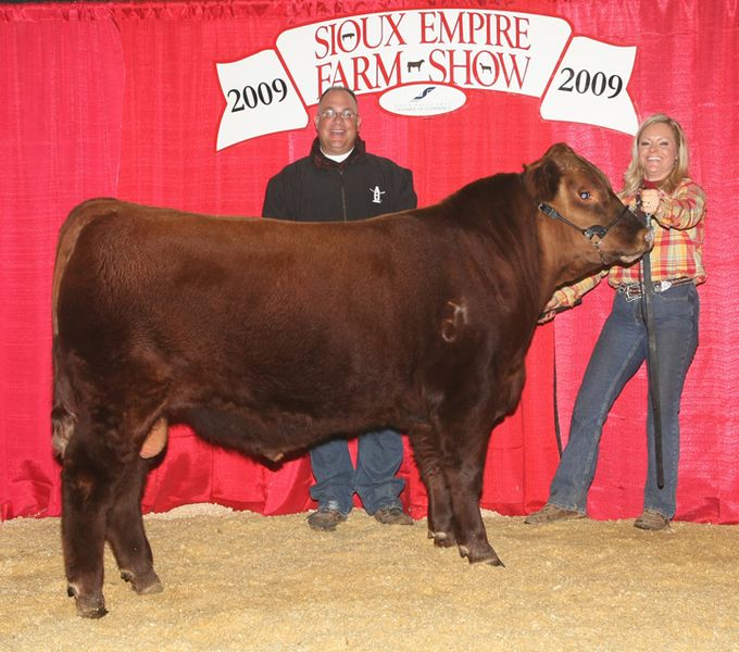 Red Angus Show results from Sioux Empire Farm Show | TSLN.com
