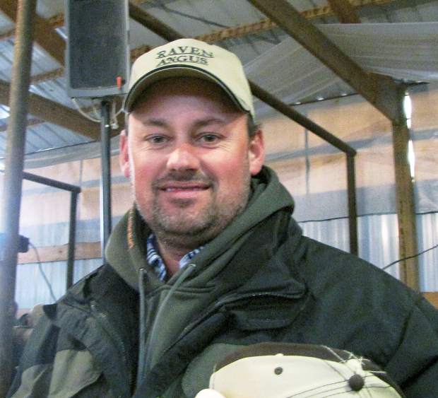 Raven Angus “60 Years 1955-2015” Annual Bull Sale | TSLN.com