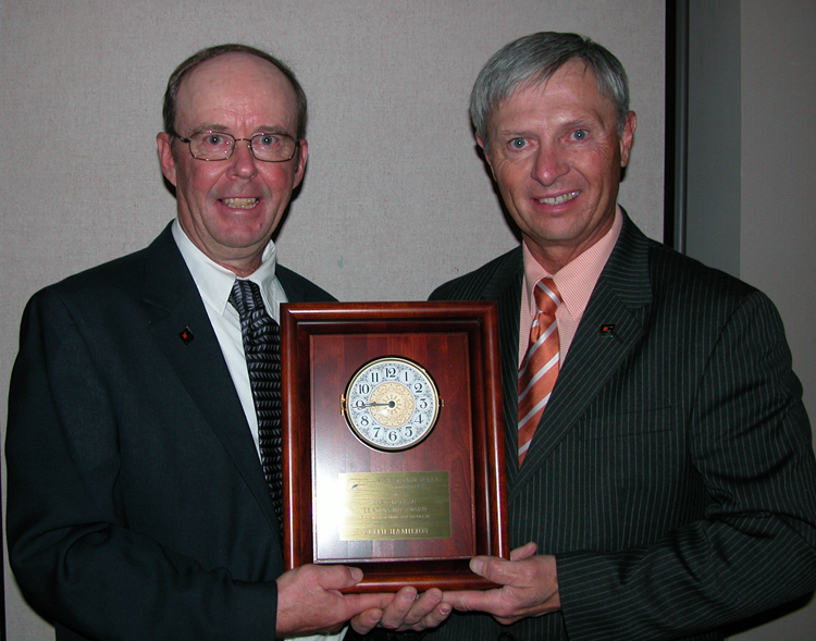Keith Hamilton receives Wyoming Farm Bureau Leadership Award | TSLN.com