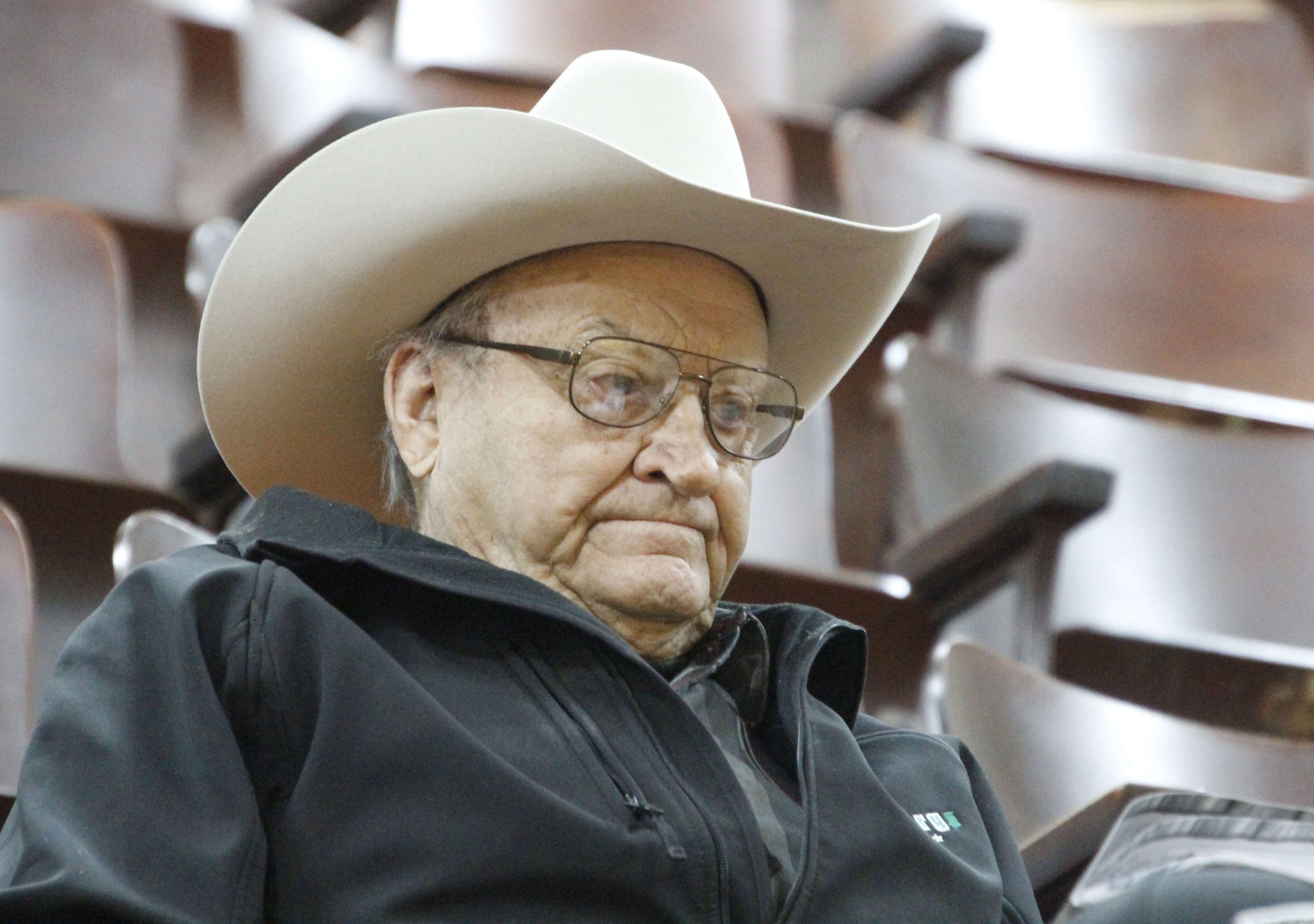 Miller Angus of Draper, SD 40th Annual Bull Sale | TSLN.com