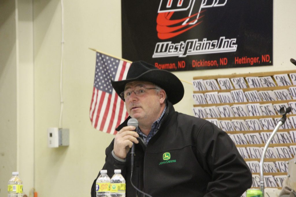 Urlacher Angus Annual Two-Yr-Old Bull Sale | TSLN.com