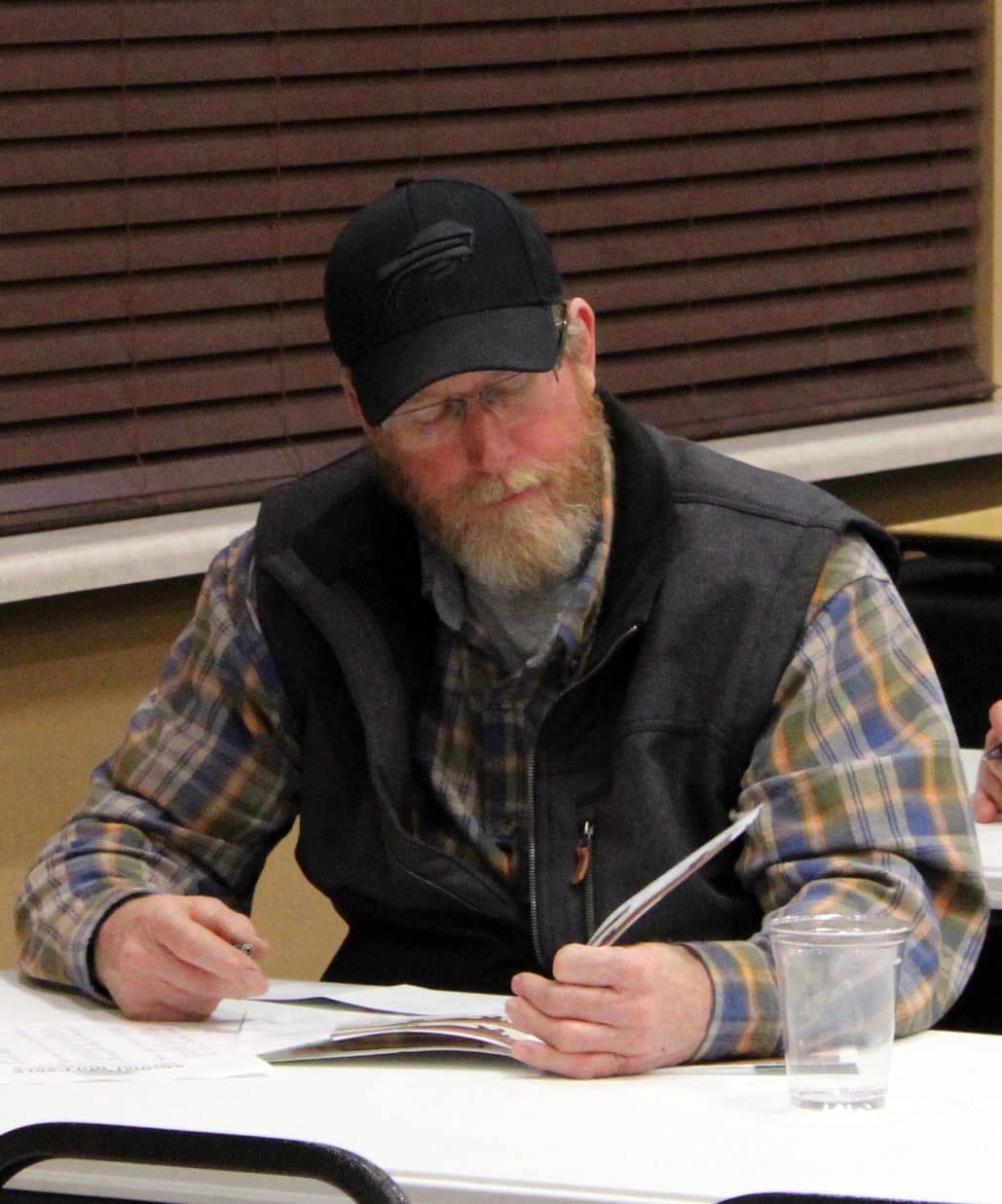 Flat Water Gang Red Angus Bull Sale | TSLN.com