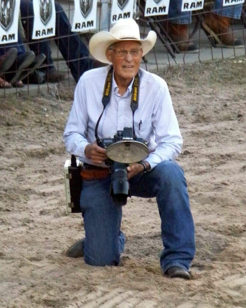 The flash has gone out: Long-time, legendary rodeo photographer passes ...