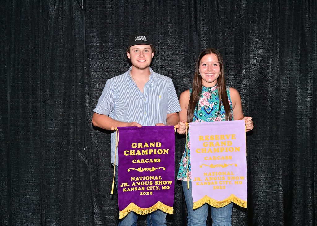 South Dakota: Ty Mogck shows champion carcass steer in national Angus ...