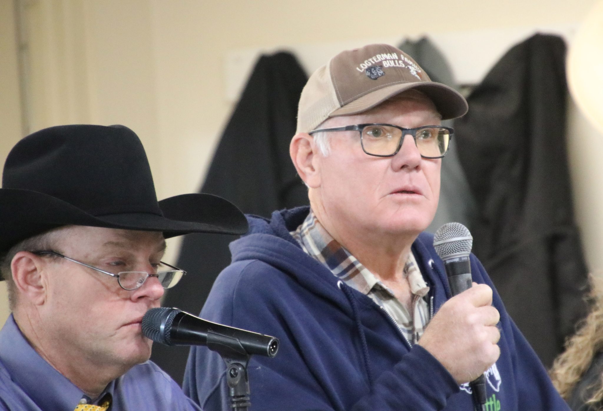 Logterman Family Hereford and Angus Cow Herd Dispersal | TSLN.com