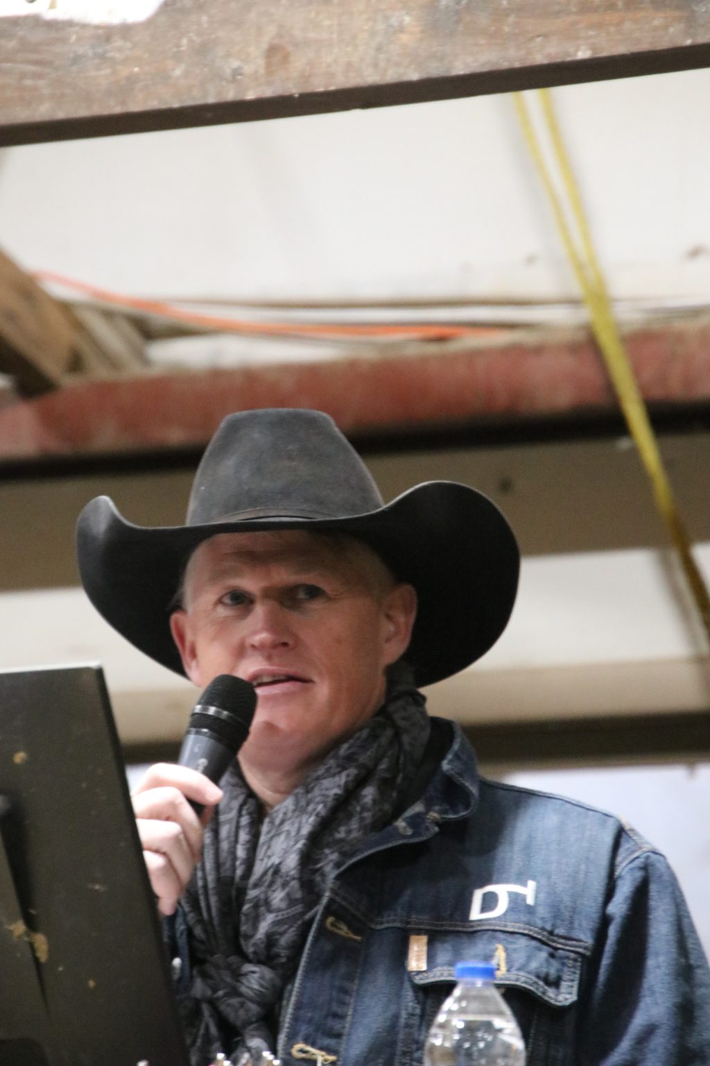 Derflinger’s D Lazy T Ranch Angus Bull Sale | TSLN.com