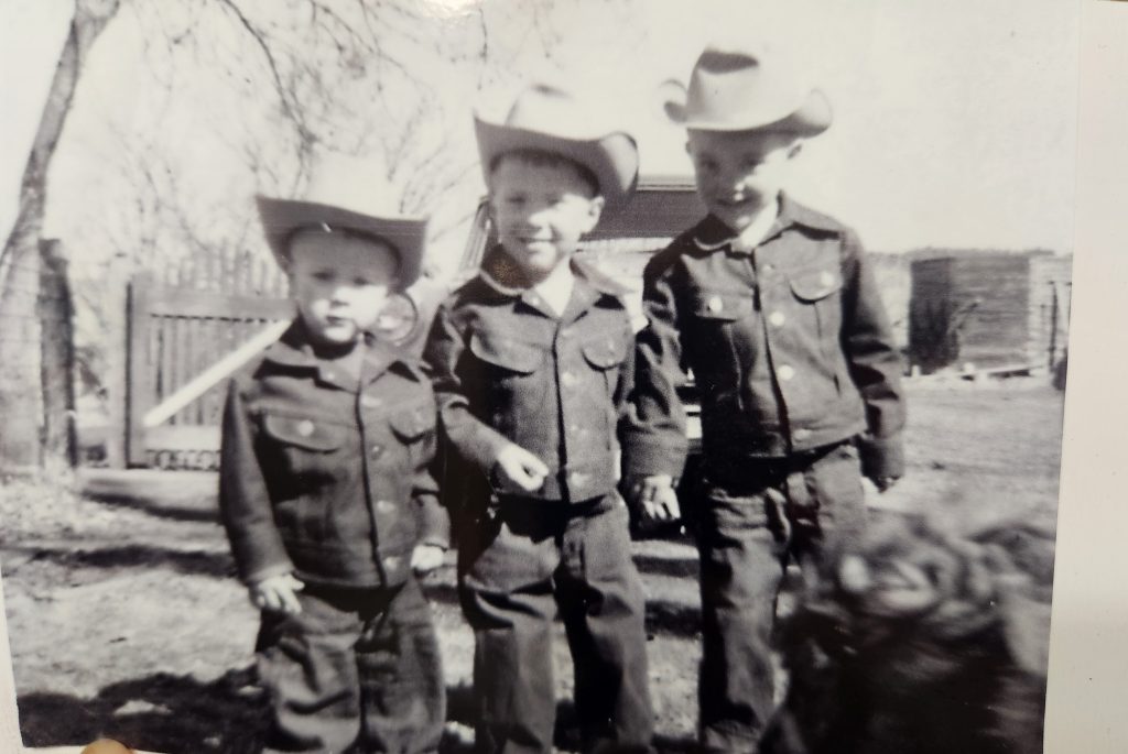 Crago Cattle Company Receives 50 Year Breeder Award | TSLN.com