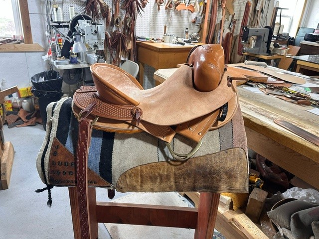 2024 MCBHS | High Demand: Dave Urlacher’s Bronc Saddles | TSLN.com