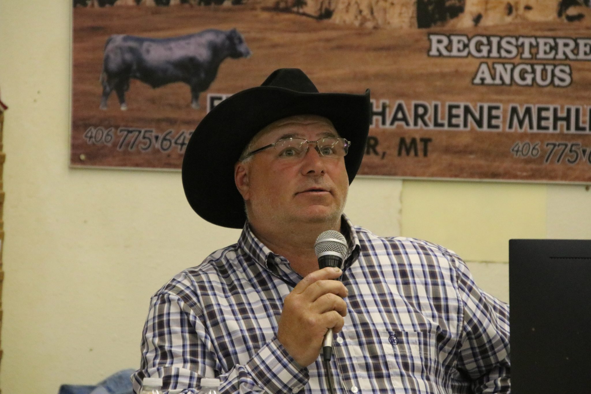 Urlacher Angus Spring Bull Sale | TSLN.com