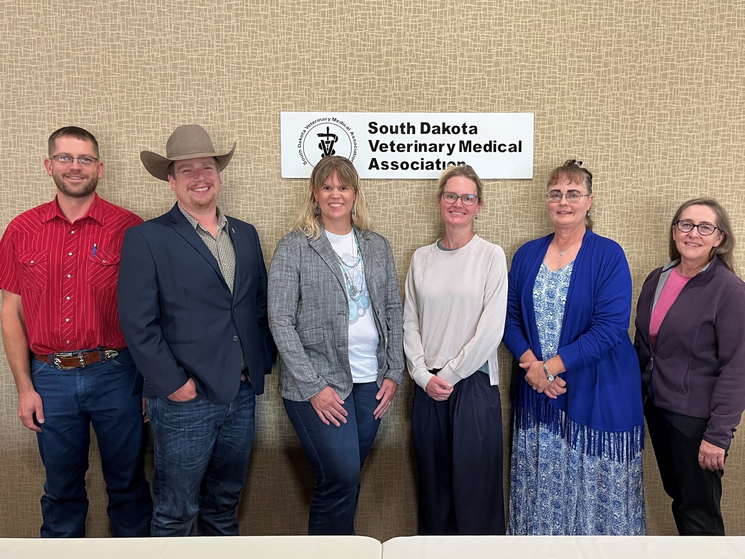 South Dakota Veterinary group honors Straight, Stevens and more | TSLN.com