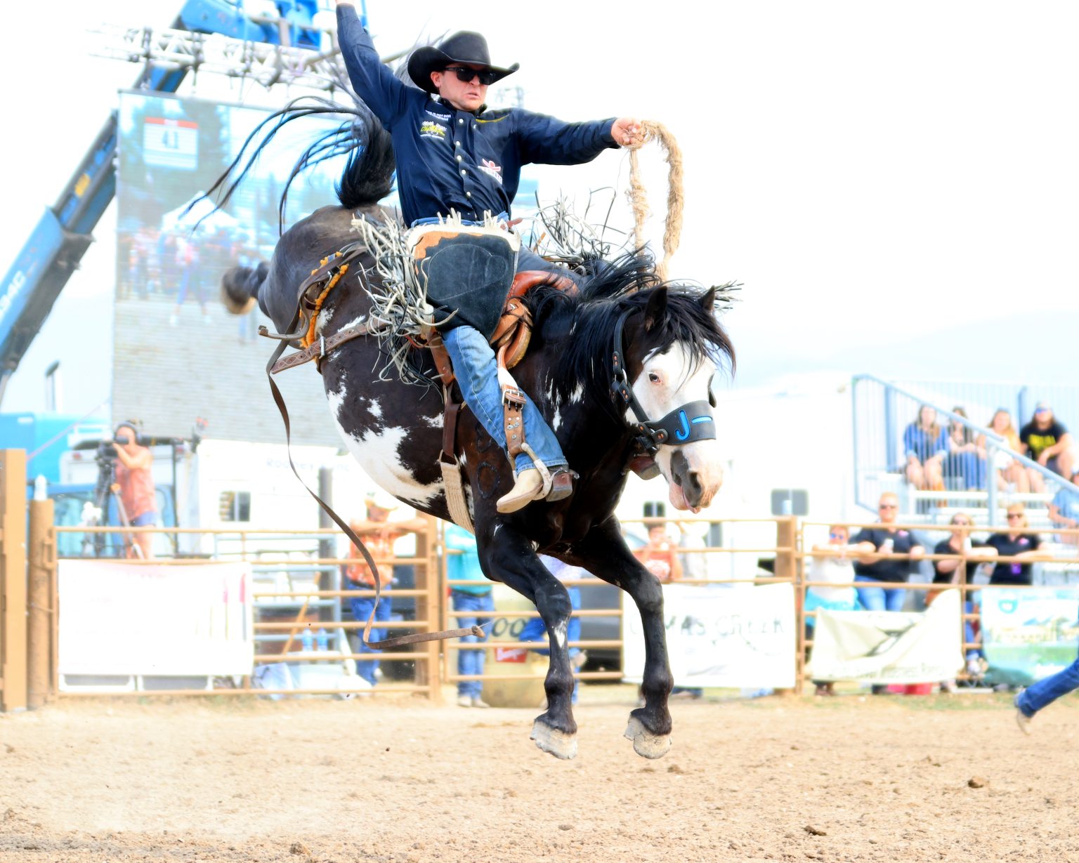 THE YELLOW CHUTES OF VEGAS: Bronc riders, bareback riders to compete ...