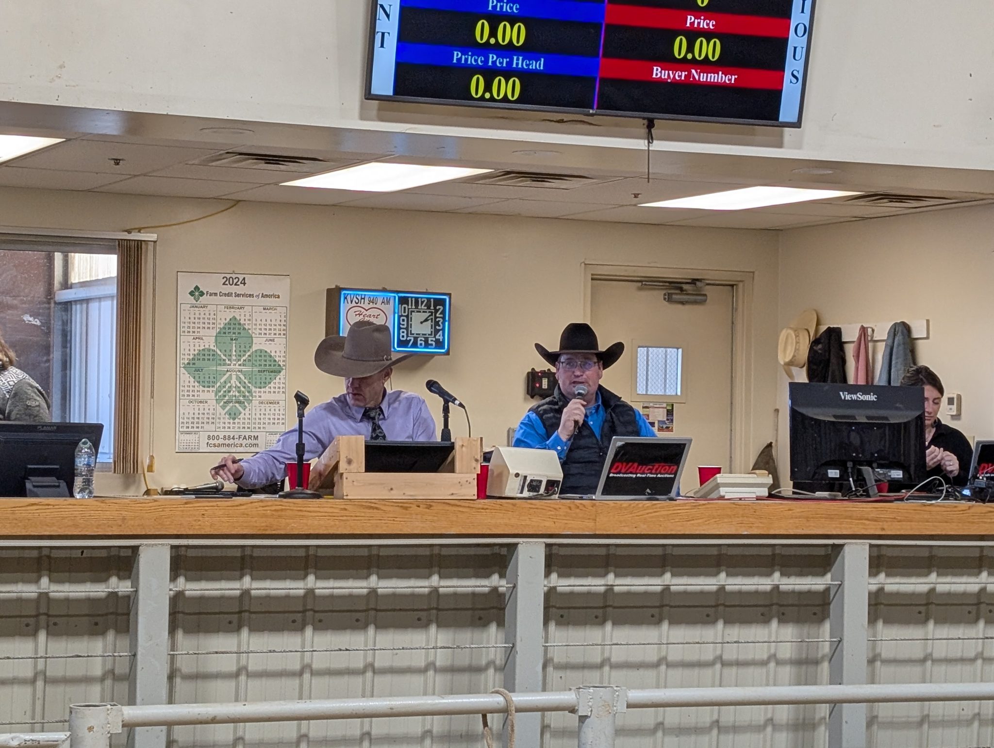 Ravenscroft Red Angus Annual Bull Sale | TSLN.com