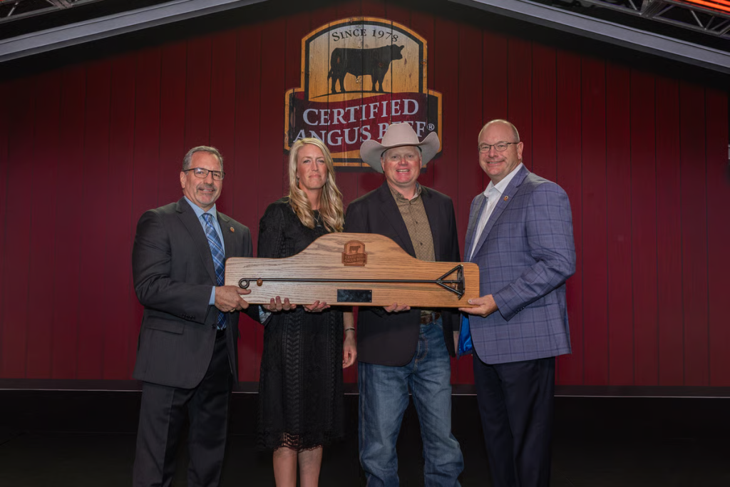 Willis Ranch Earns Commercial Commitment to Excellence award | TSLN.com