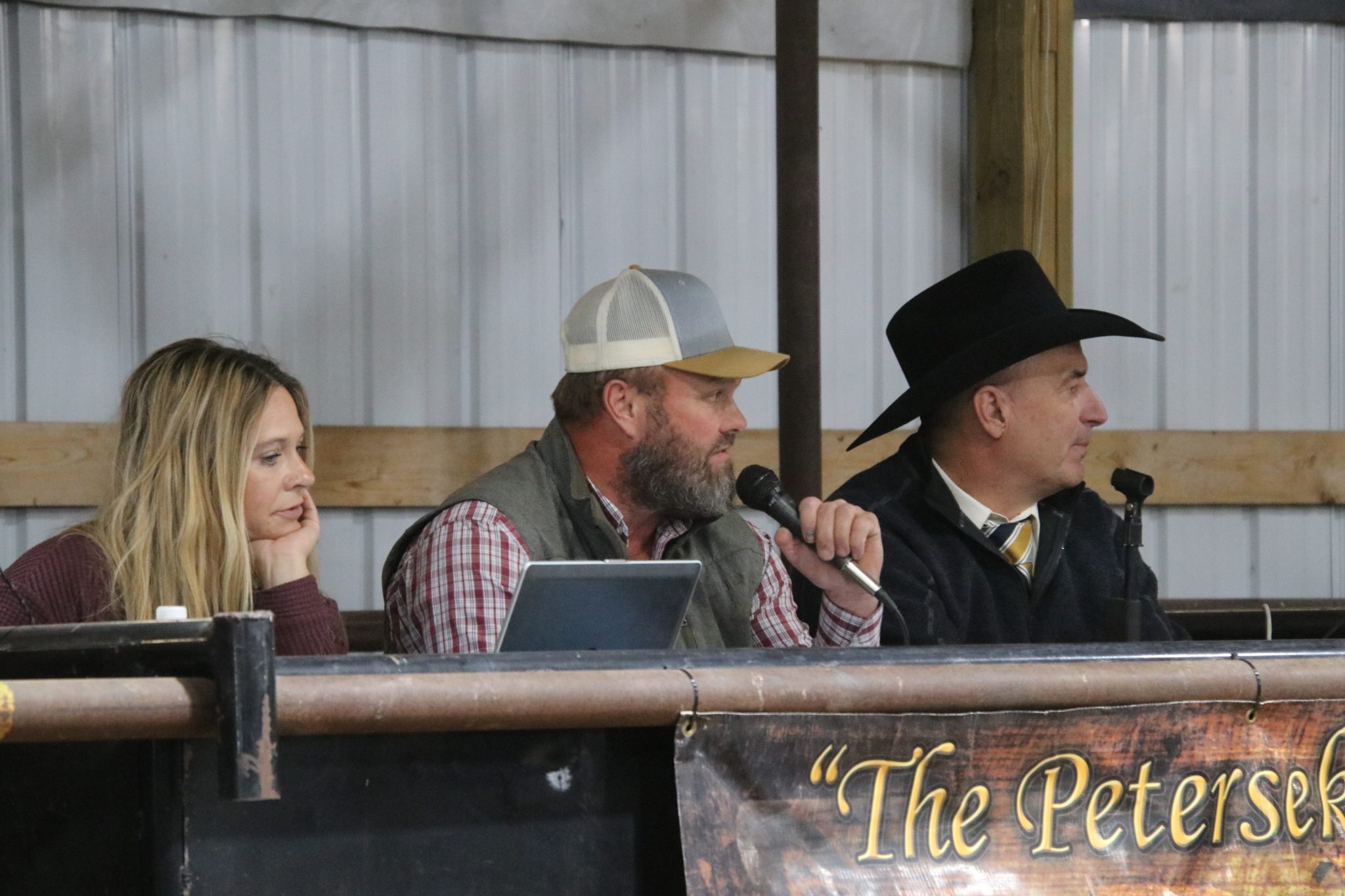 Raven Angus Fall Bull & Female Sale | TSLN.com