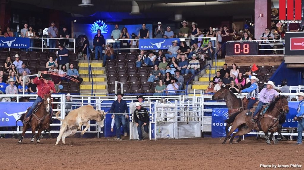 Dustin Egusquiza/JC Flake break team roping world record at Rodeo ...