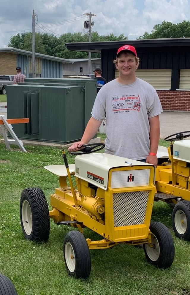 Red Power Round Up features family legacies with tractors, equipment ...