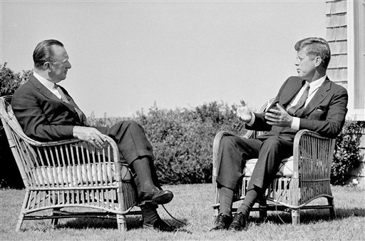 Walter Cronkite dies | SummitDaily.com