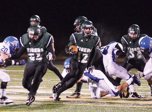 Summit High football pockets second win of season | SummitDaily.com